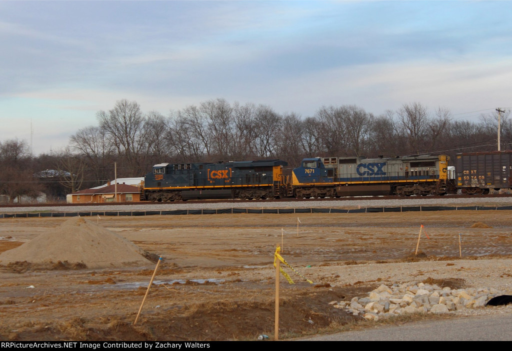 CSX 3085 7671